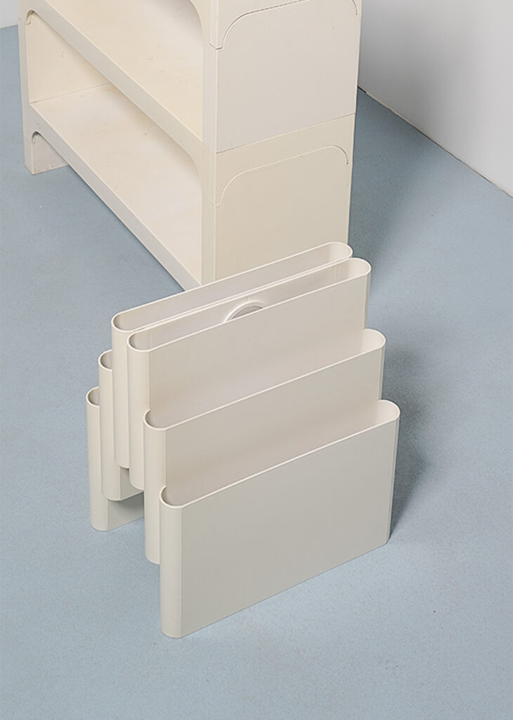 Kartell Magazine Rack Model 4675 — SODA
