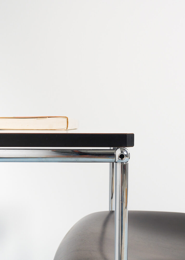 USM Haller Desk — SODA