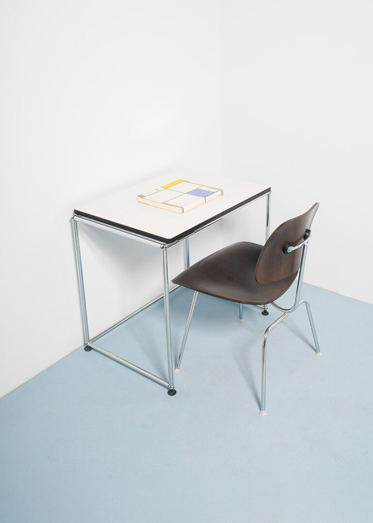 USM Haller Desk — SODA