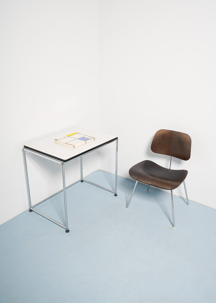 USM Haller Desk — SODA